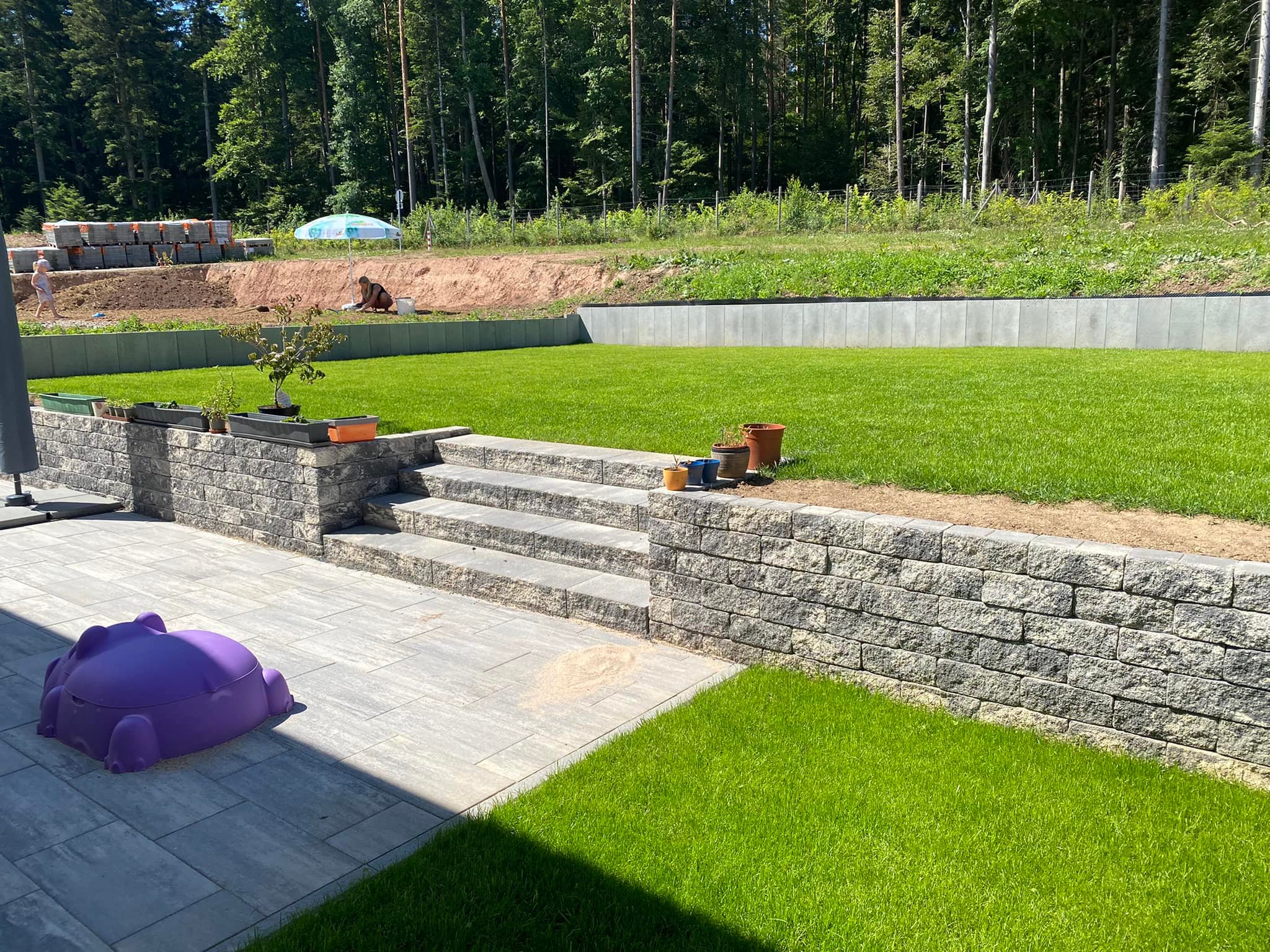 Stützmauer & Drainage - Hof-und Gartengestaltung Deskaj